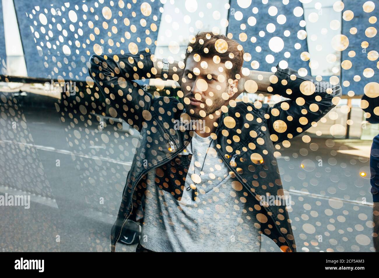 Hands on the nape hi-res stock photography and images - Alamy