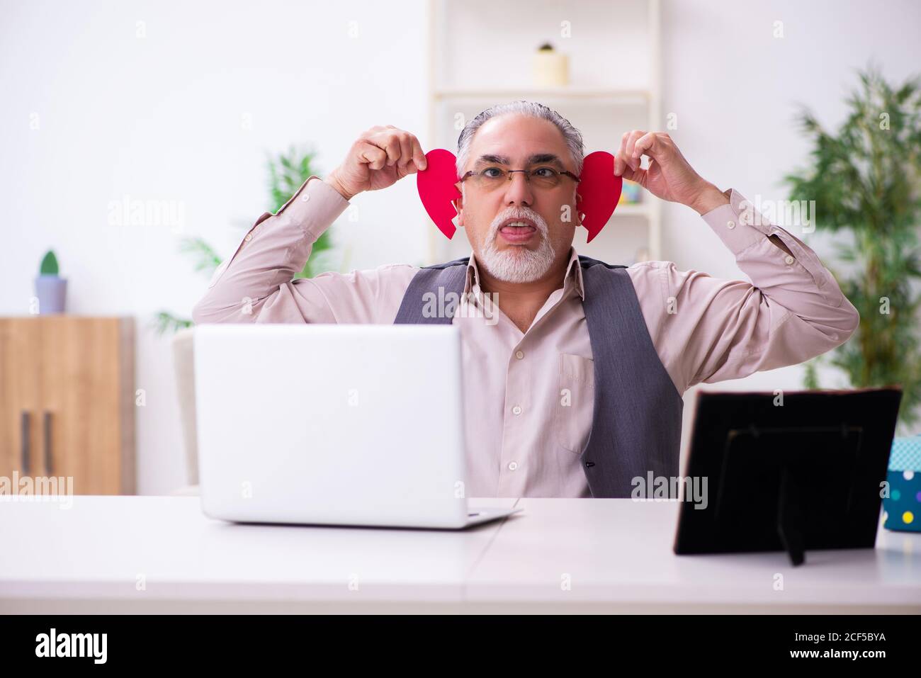 Sad older man celebrating hi-res stock photography and images - Alamy