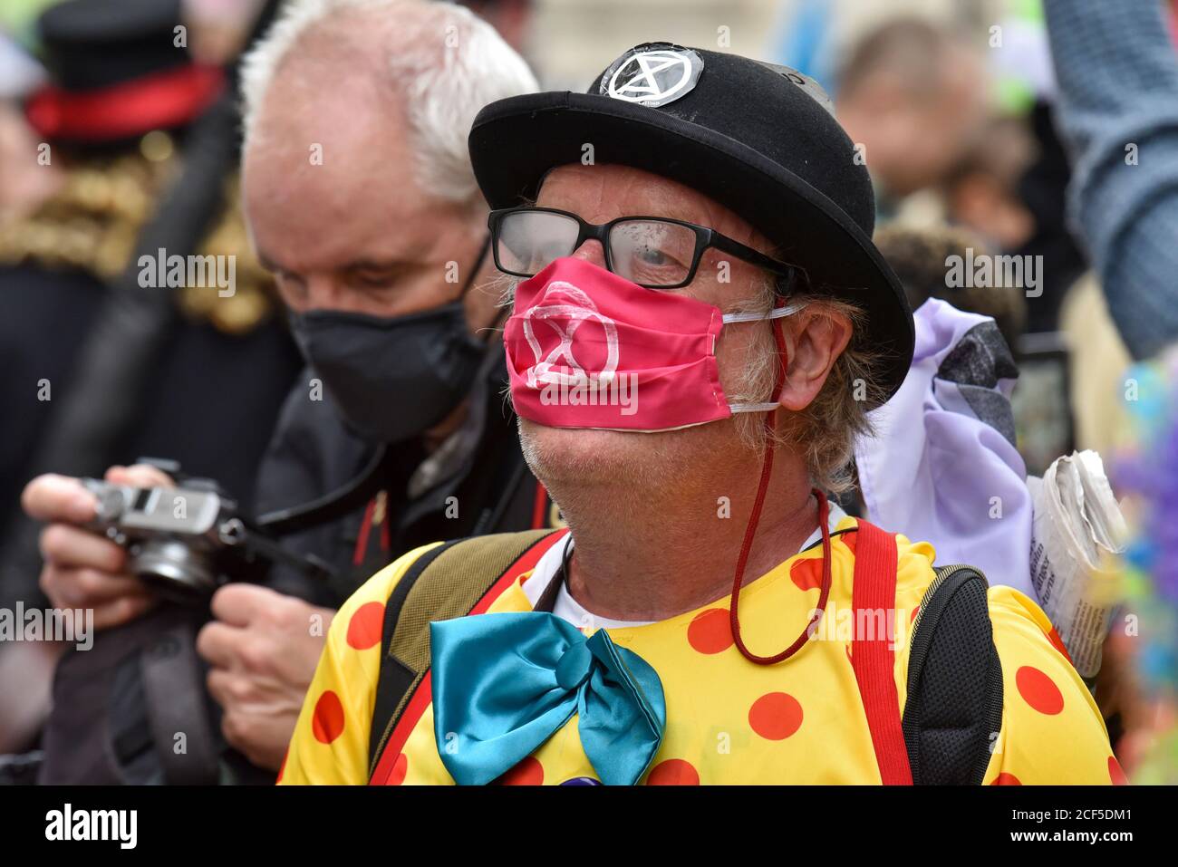 Extinction rebellion face mask hi-res stock photography and images - Alamy