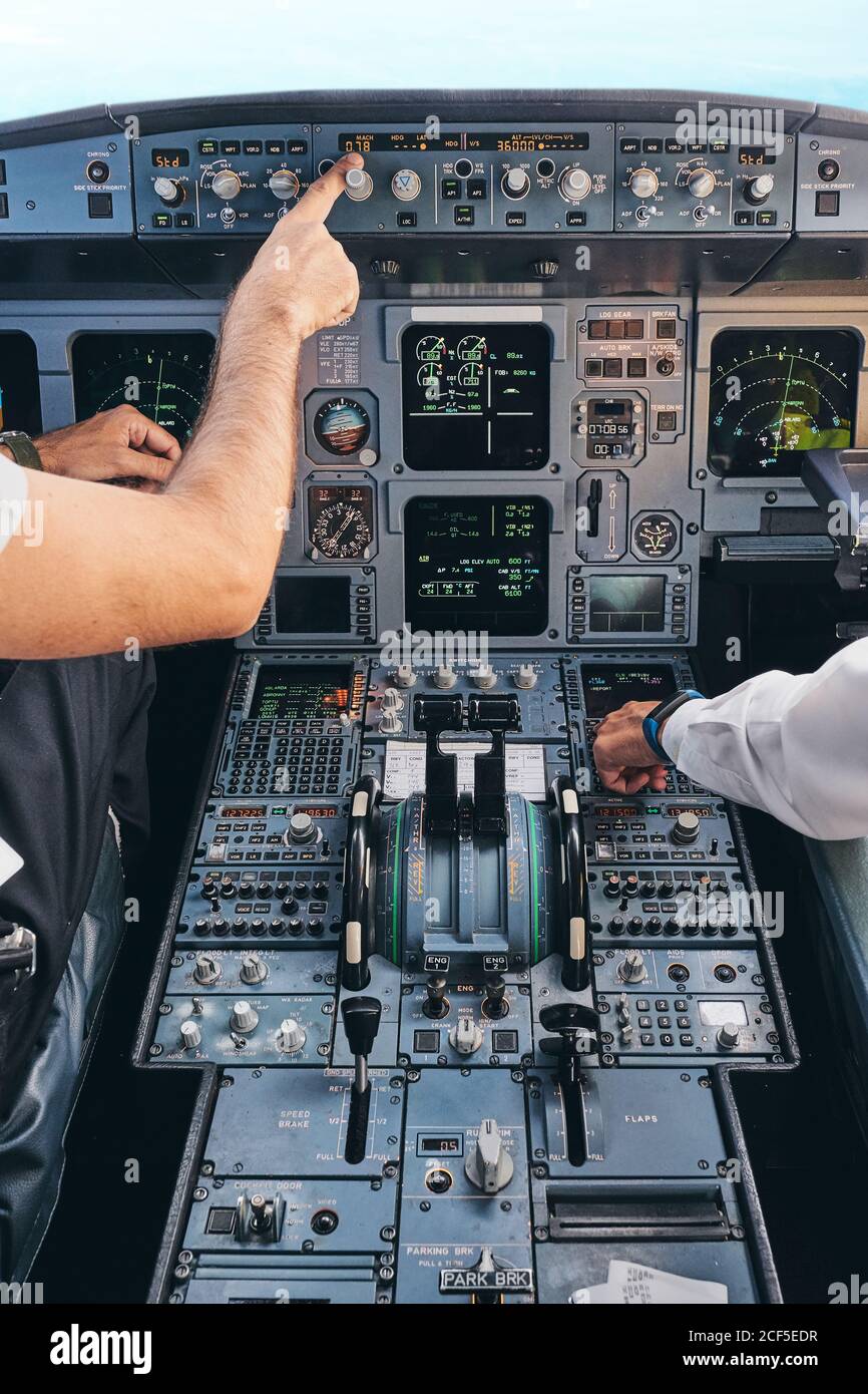 Pilots inside the cockpit hi-res stock photography and images - Alamy