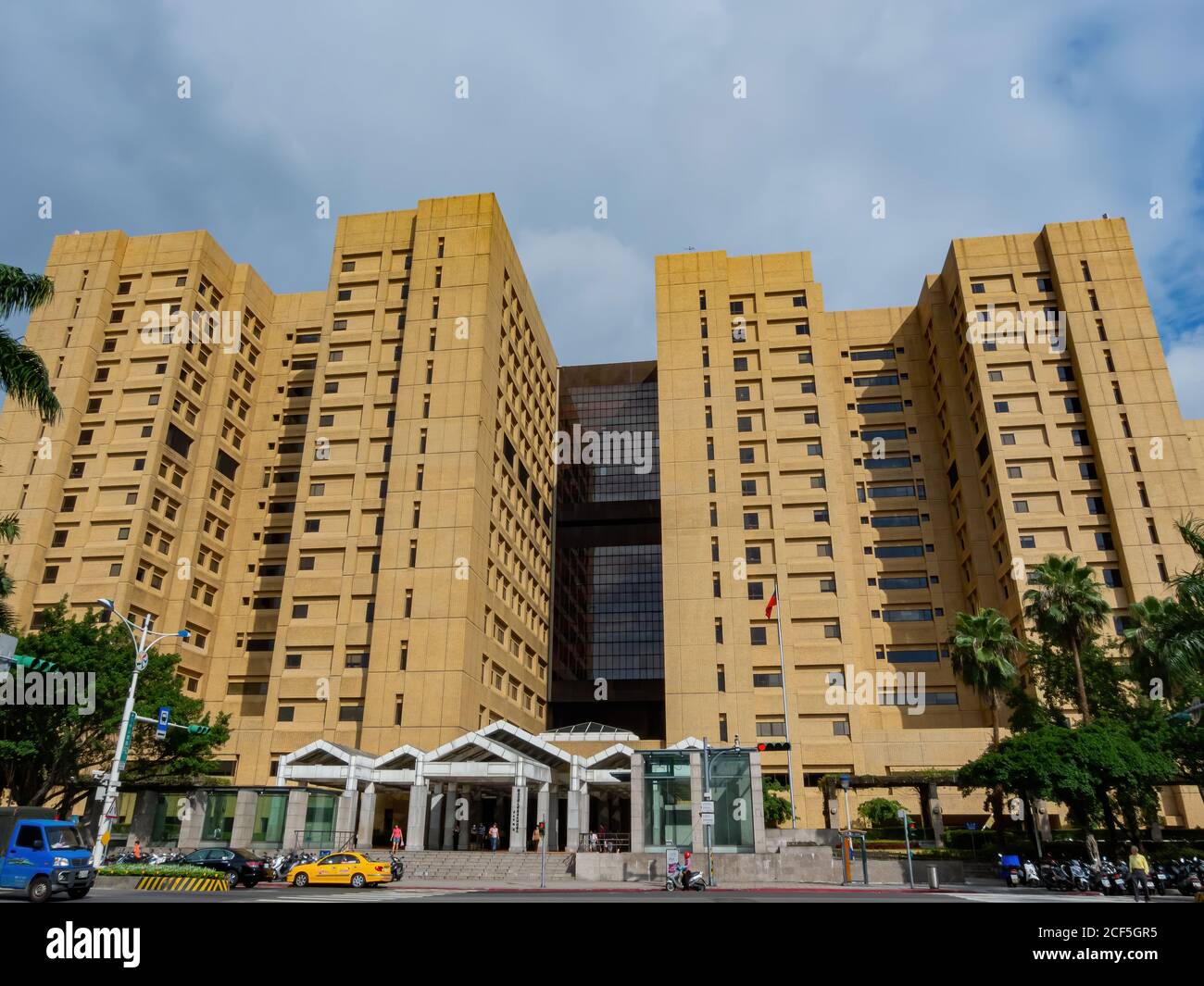 National taiwan university hospital hi-res stock photography and images ...