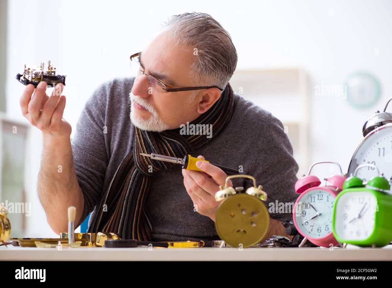 Vintage alarm clock mechanism working hi-res stock photography and ...