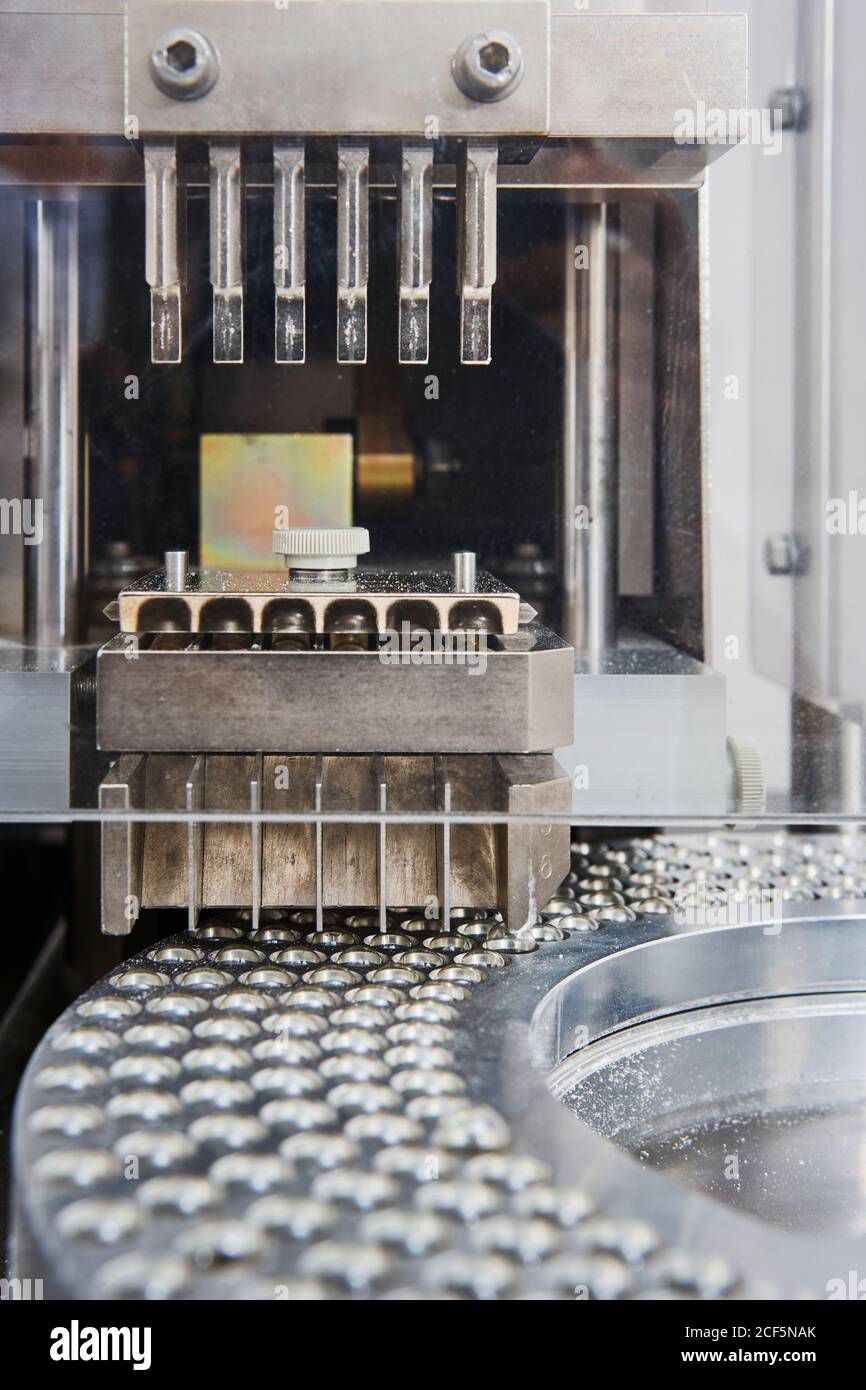 Chemist pill roller hi-res stock photography and images - Alamy