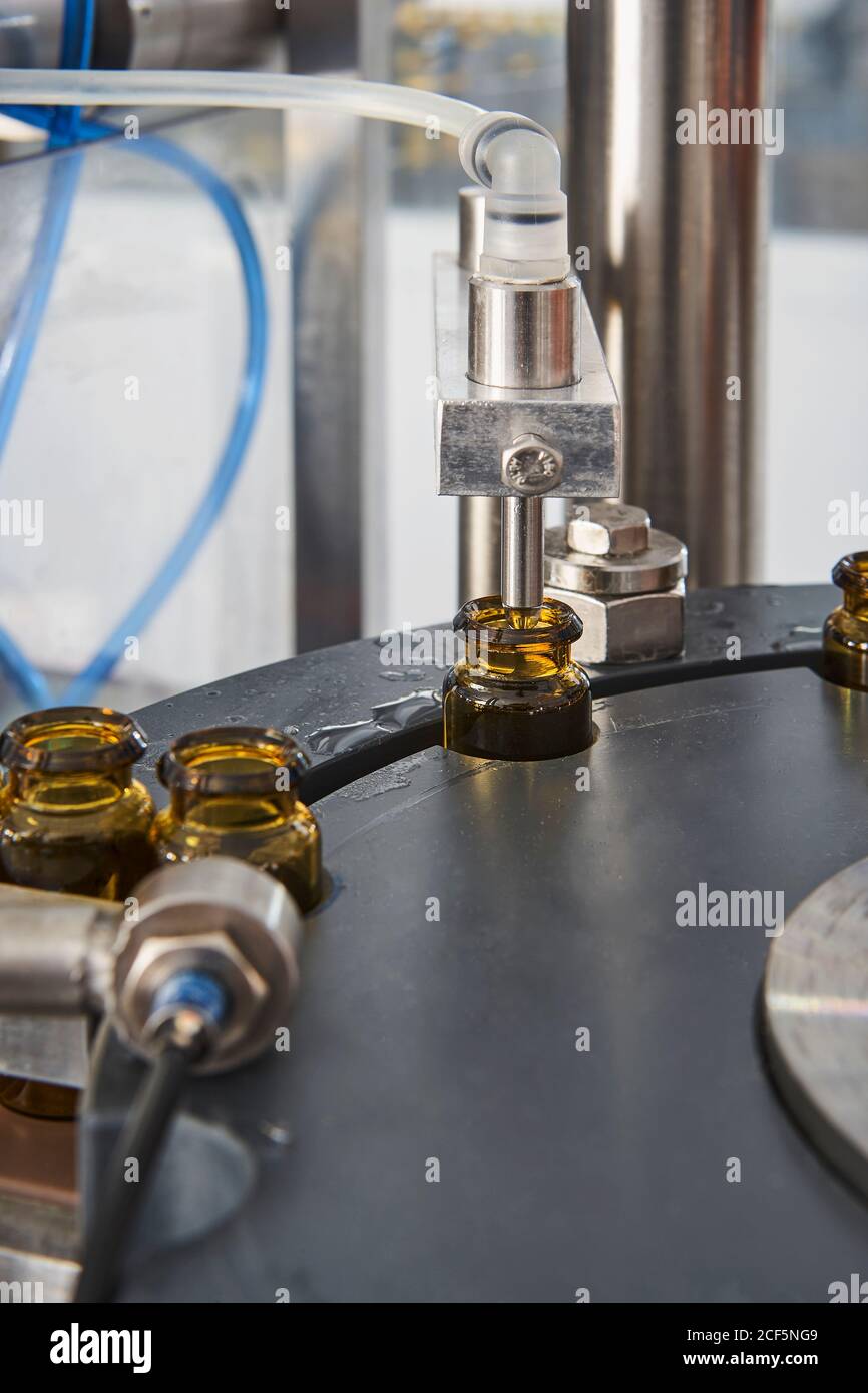 Chain of packaging and manufacture of tablets and vials of tablets and ...