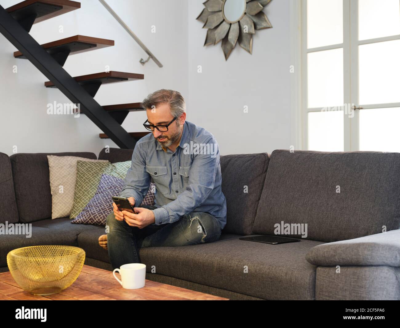 Phone alone hi-res stock photography and images - Alamy