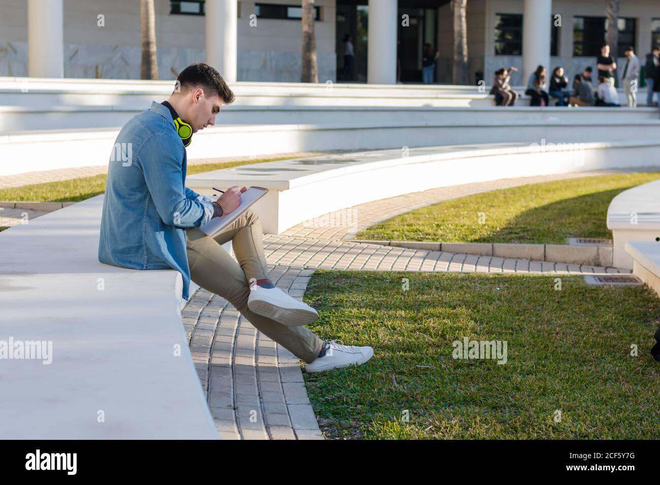Side view university student hi-res stock photography and images - Alamy