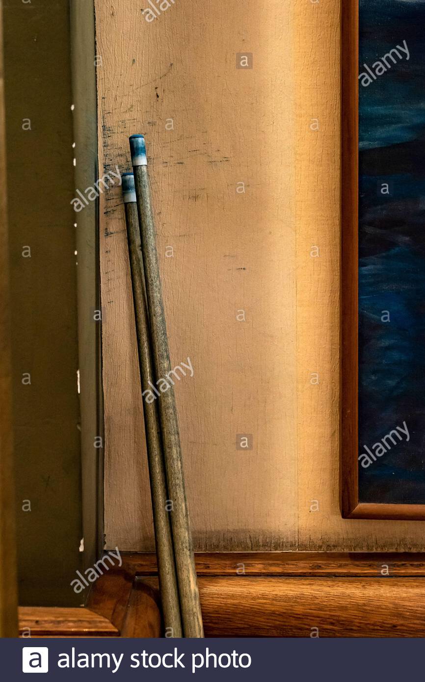 Cue sticks hi-res stock photography and images - Alamy