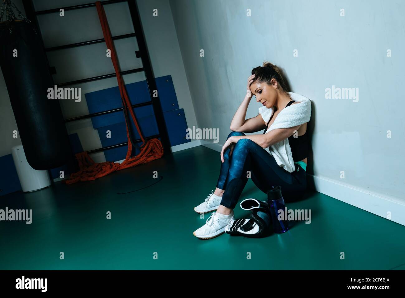 Boxing gloves towel in boxing hi-res stock photography and images - Alamy