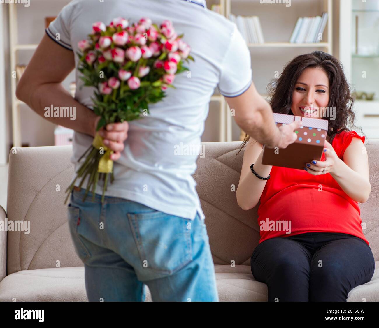 Young couple family expecting a baby Stock Photo - Alamy