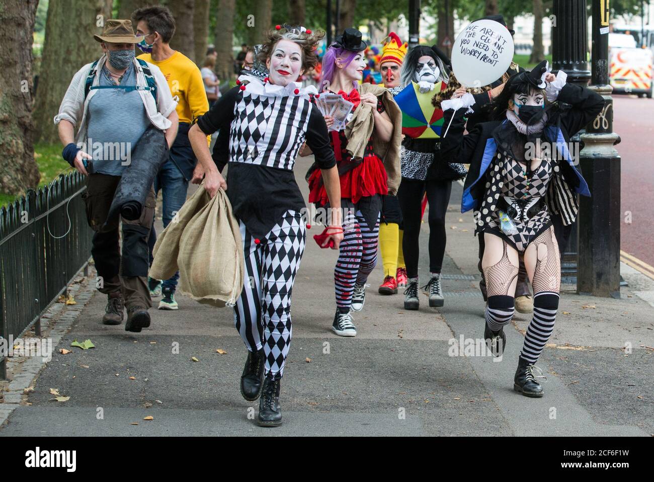 Politicians as clowns hi-res stock photography and images - Alamy