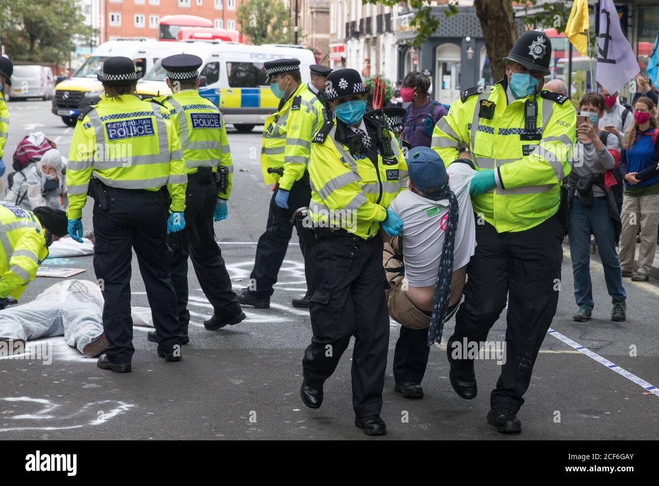 Police blockade crime scene hi-res stock photography and images - Alamy