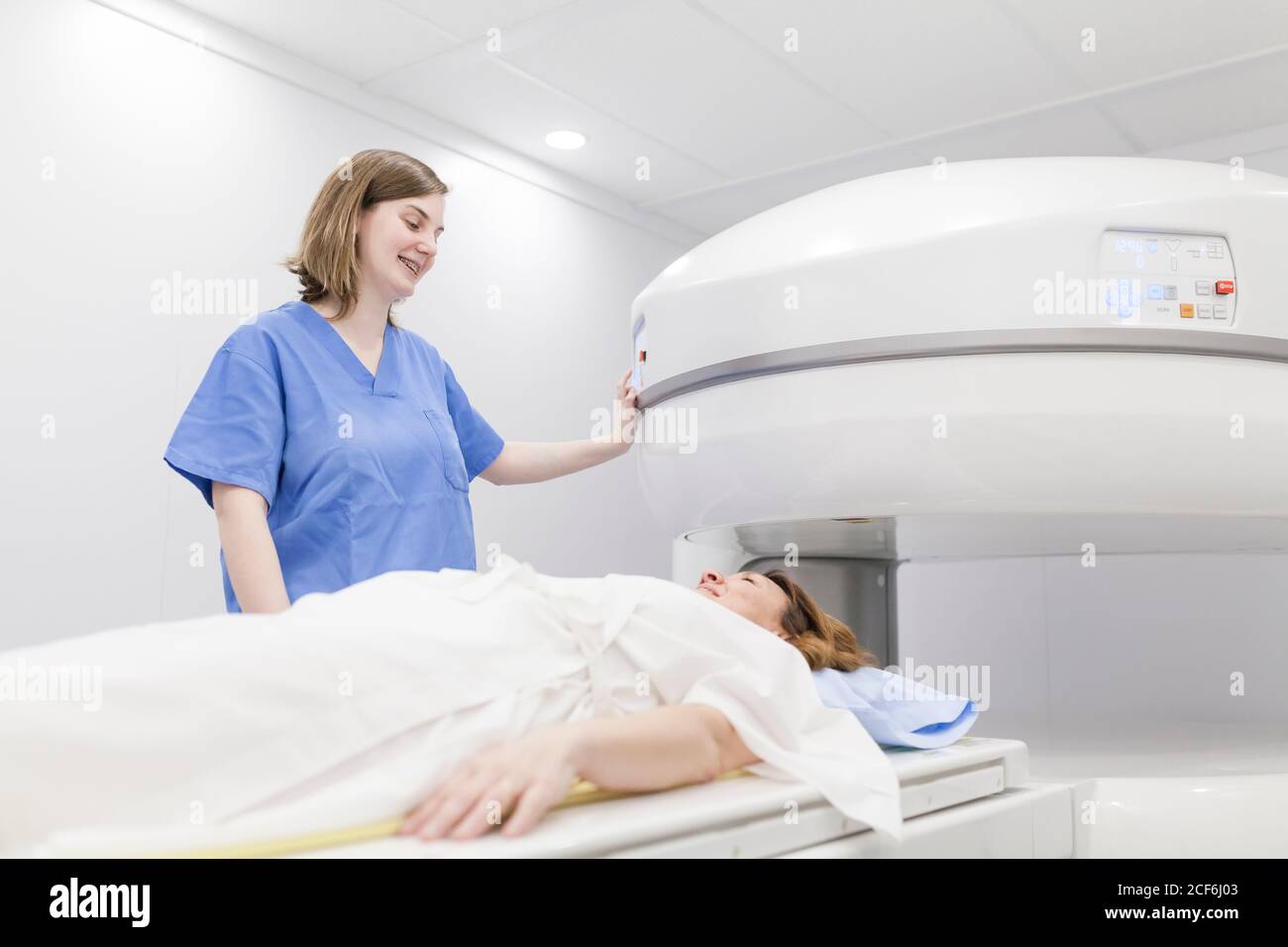 Open mri scan hi-res stock photography and images - Alamy