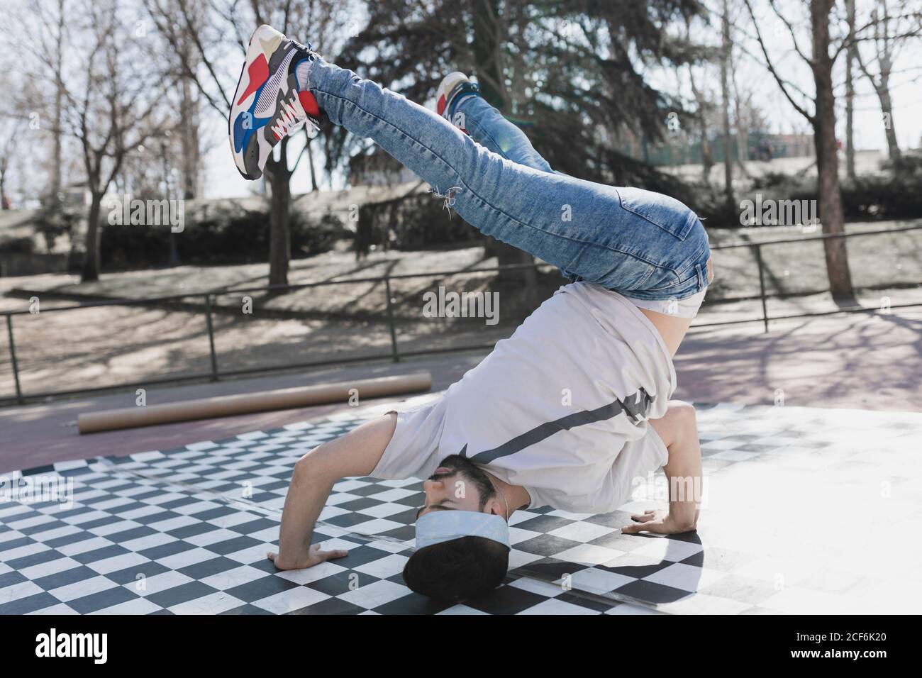 Man Doing Headstand High Resolution Stock Photography and Images - Alamy