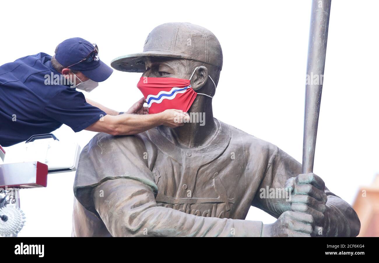 Stan musial statue busch stadium hi-res stock photography and images ...