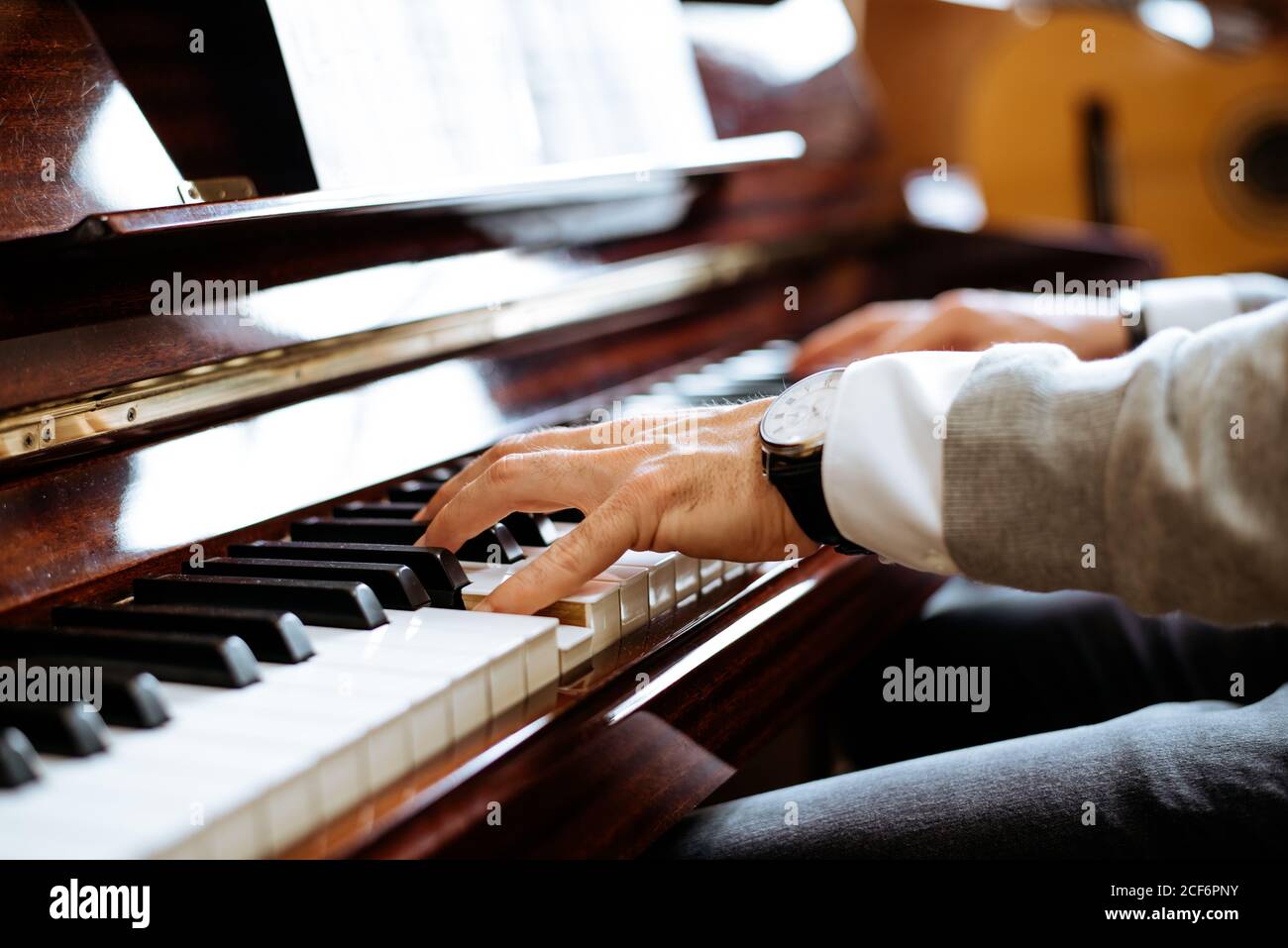 Side view of man playing keyboard hi-res stock photography and images ...