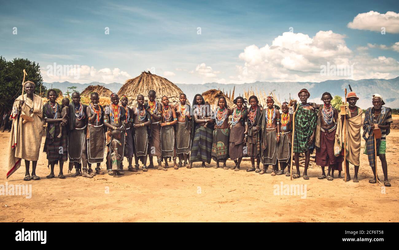 Arbore tribe hi-res stock photography and images - Alamy