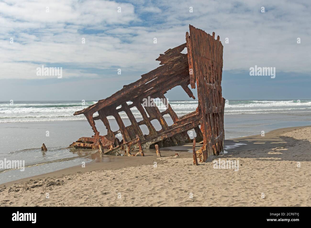 Shipwreck coast oregon hi-res stock photography and images - Alamy