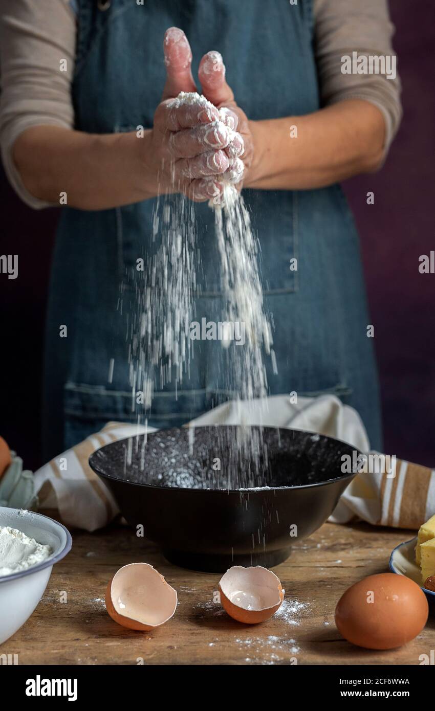 Flour spill hi-res stock photography and images - Alamy