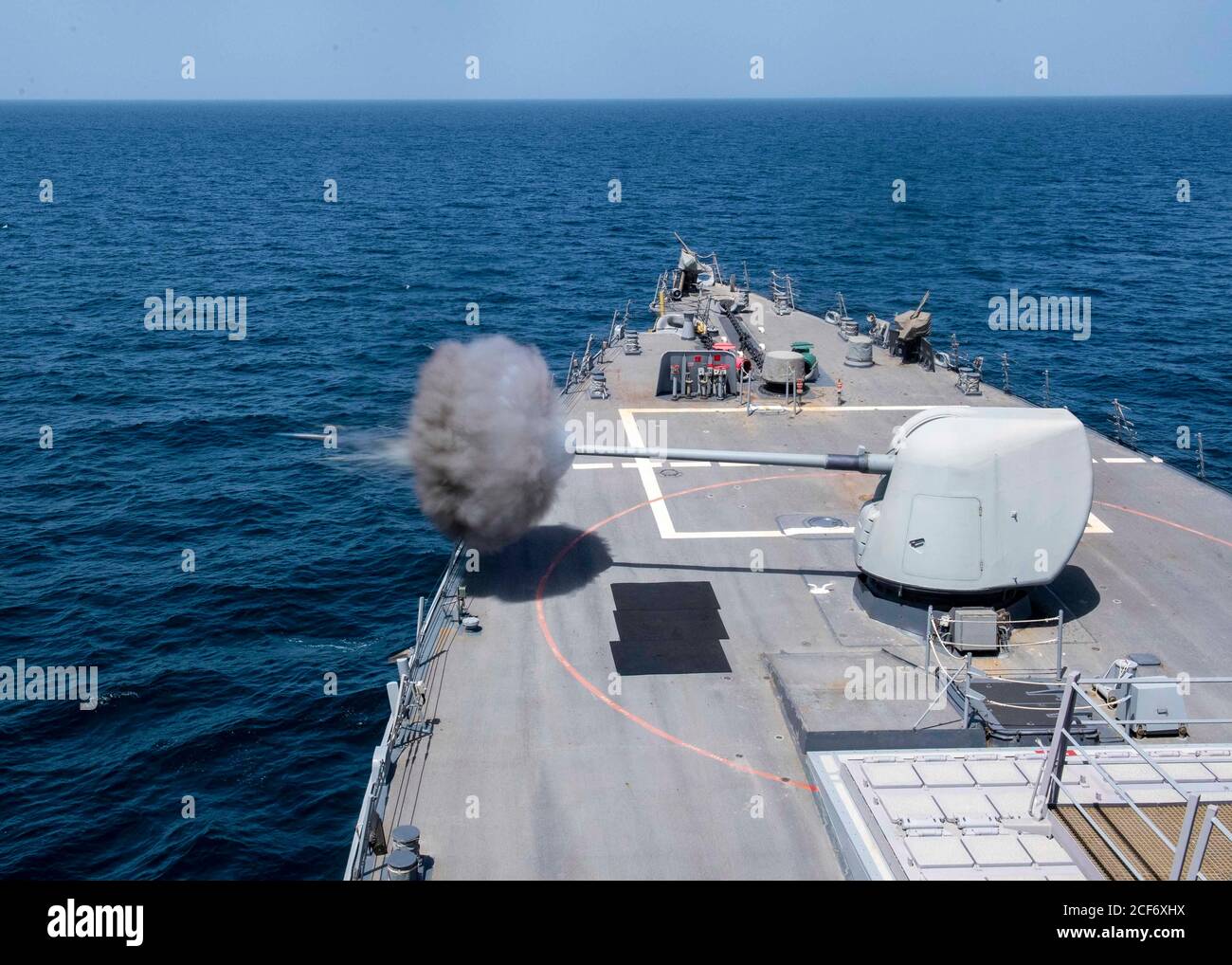 Uss paul hamilton ddg 60 hi-res stock photography and images - Alamy