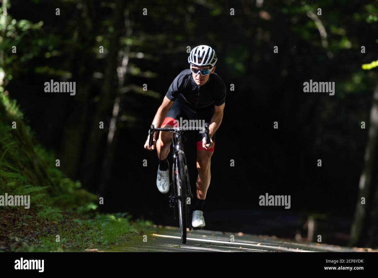 Professional cyclist hi-res stock photography and images - Alamy