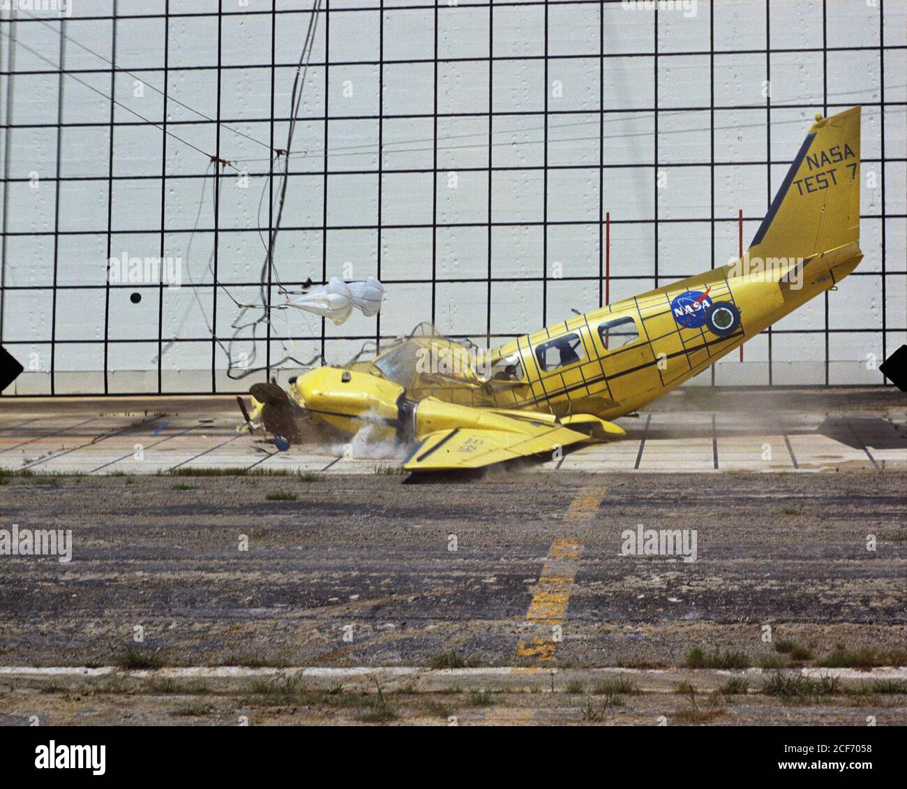 Spaceship crash landing hi-res stock photography and images - Alamy