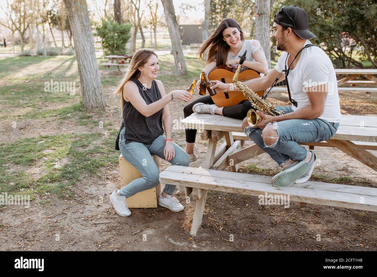 Young musicians hi-res stock photography and images - Alamy