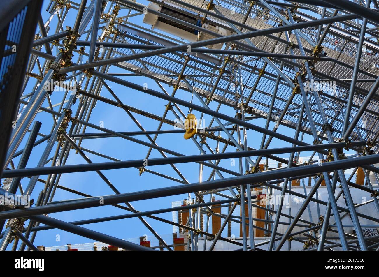 Steel scaffolds hi-res stock photography and images - Alamy