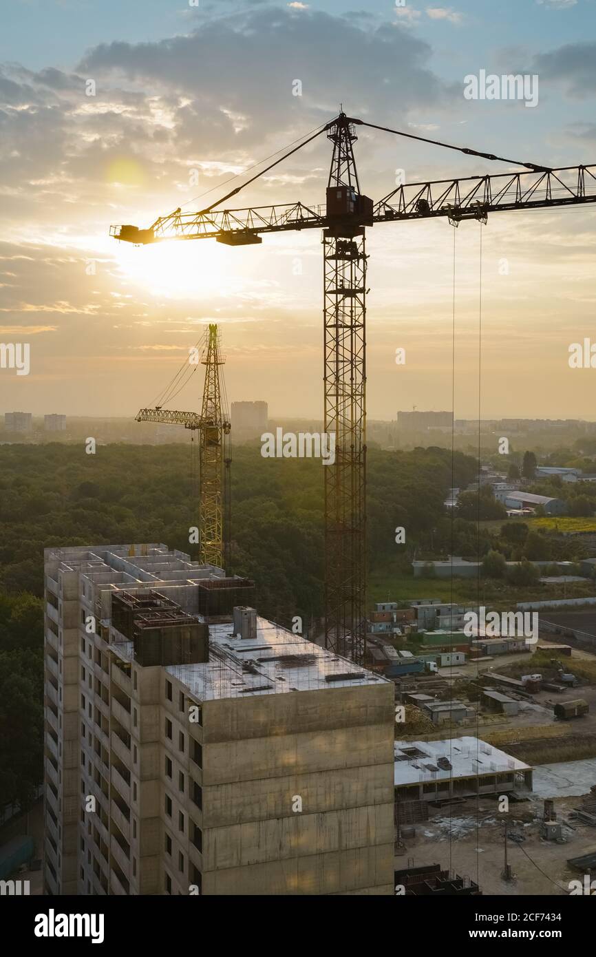 Construction site vertical hi-res stock photography and images - Alamy