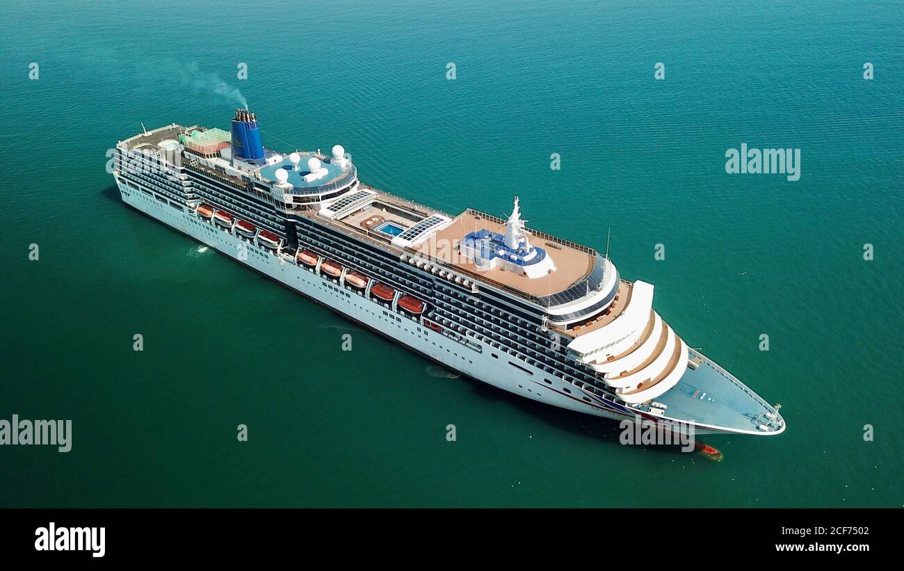 Arcadia Cruise Ship, English Channel Stock Photo - Alamy