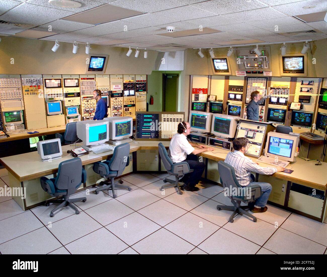 Shuttle flight control room hi-res stock photography and images - Alamy