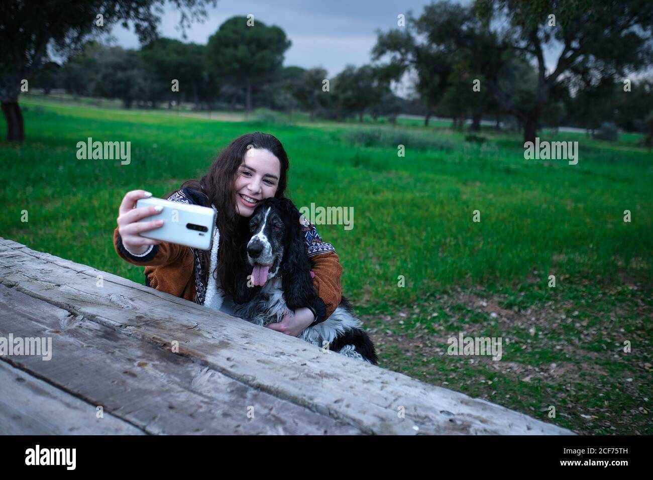 Hug black hi-res stock photography and images - Alamy