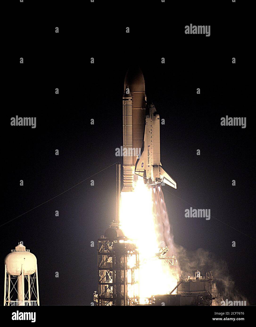 Sts liftoff hi-res stock photography and images - Alamy