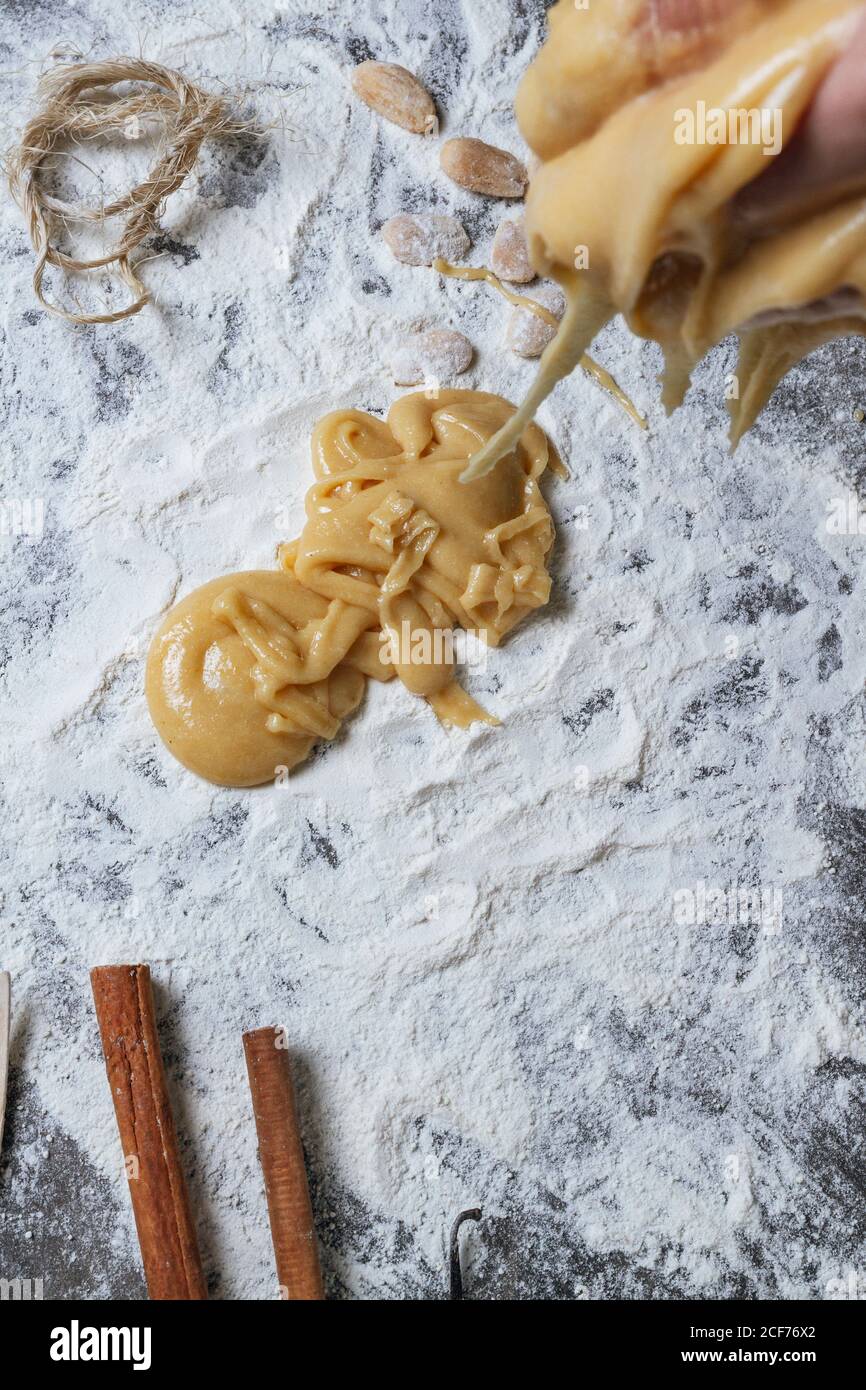Dust falling from top on hi-res stock photography and images - Alamy