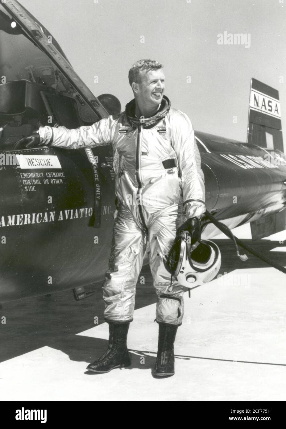 Space shuttle altitude test flight hi-res stock photography and images ...