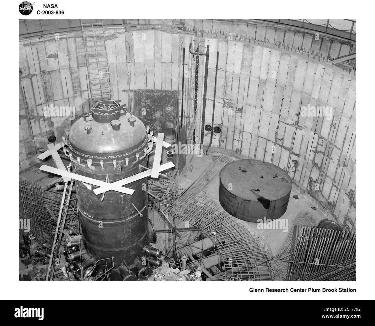 Solar tank Black and White Stock Photos & Images - Alamy