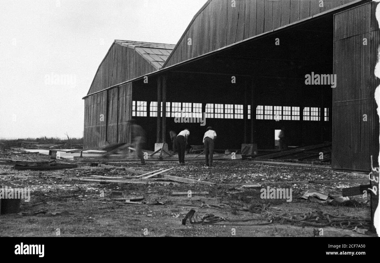 Hangar construction Black and White Stock Photos & Images - Alamy