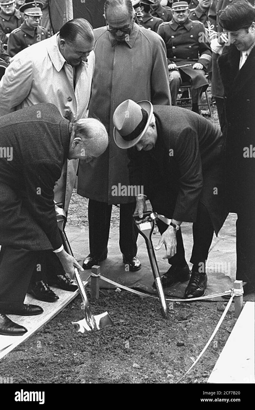 Groundbreaking background hi-res stock photography and images - Alamy