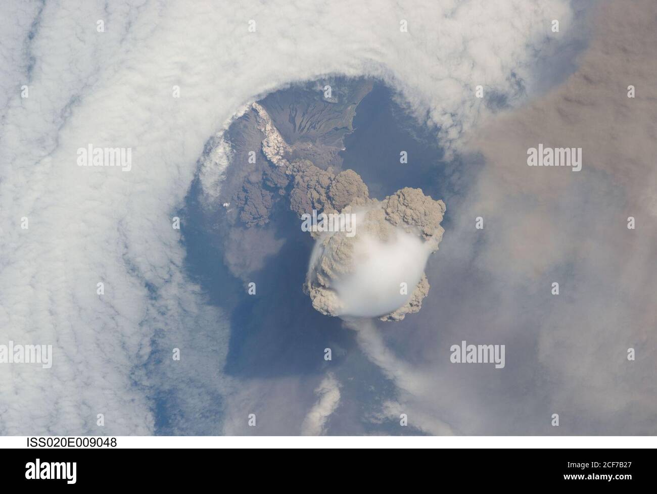 Sarychev peak volcano eruption hi-res stock photography and images - Alamy