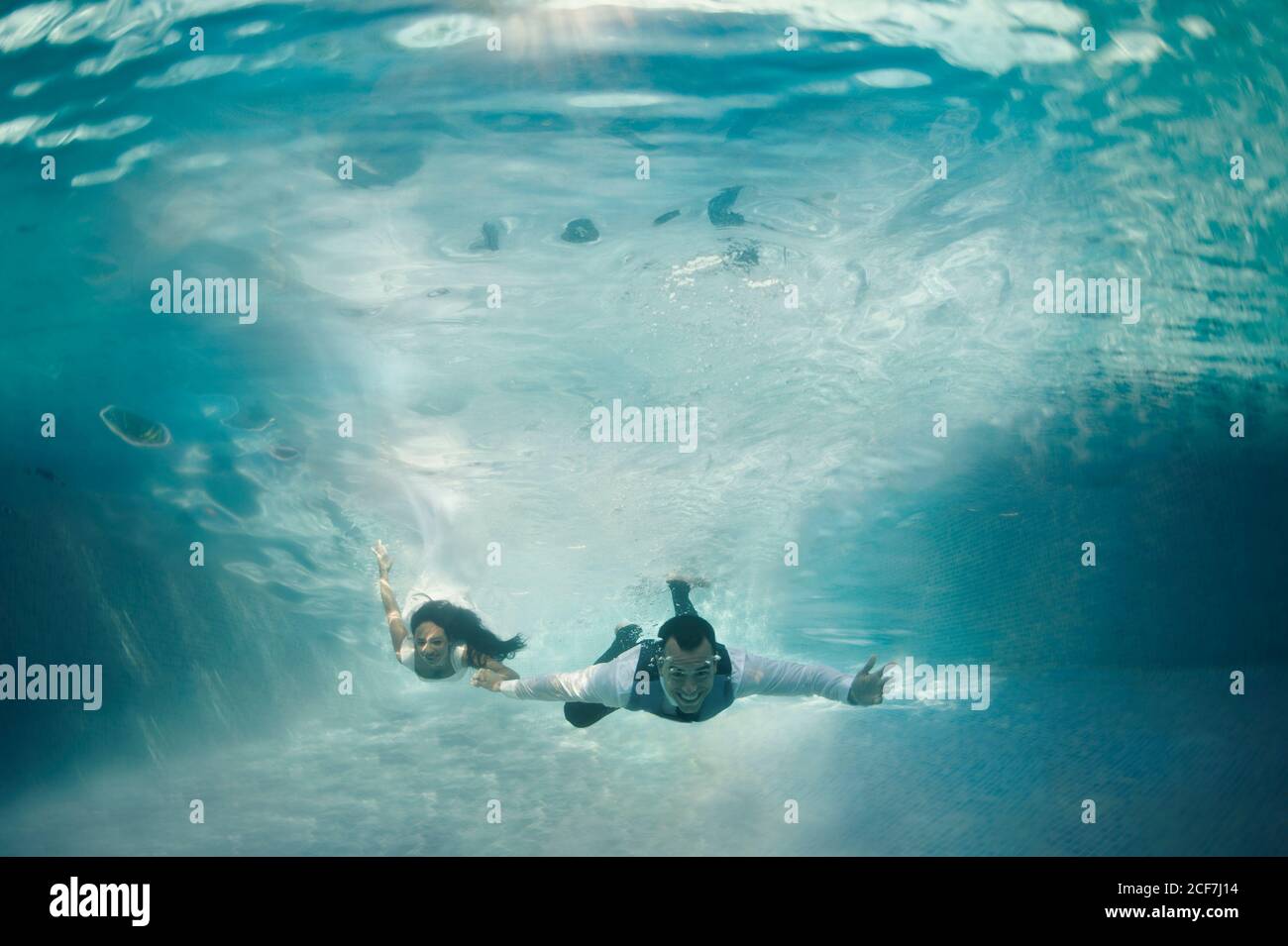 Underwater wife hi-res stock photography and images - Alamy