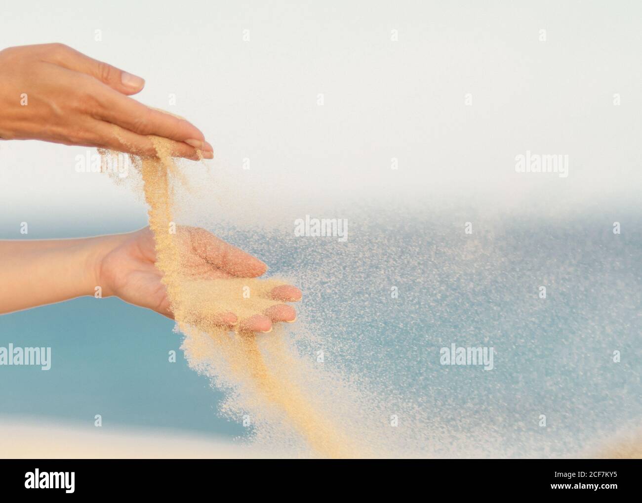 Releasing sand hi-res stock photography and images - Alamy