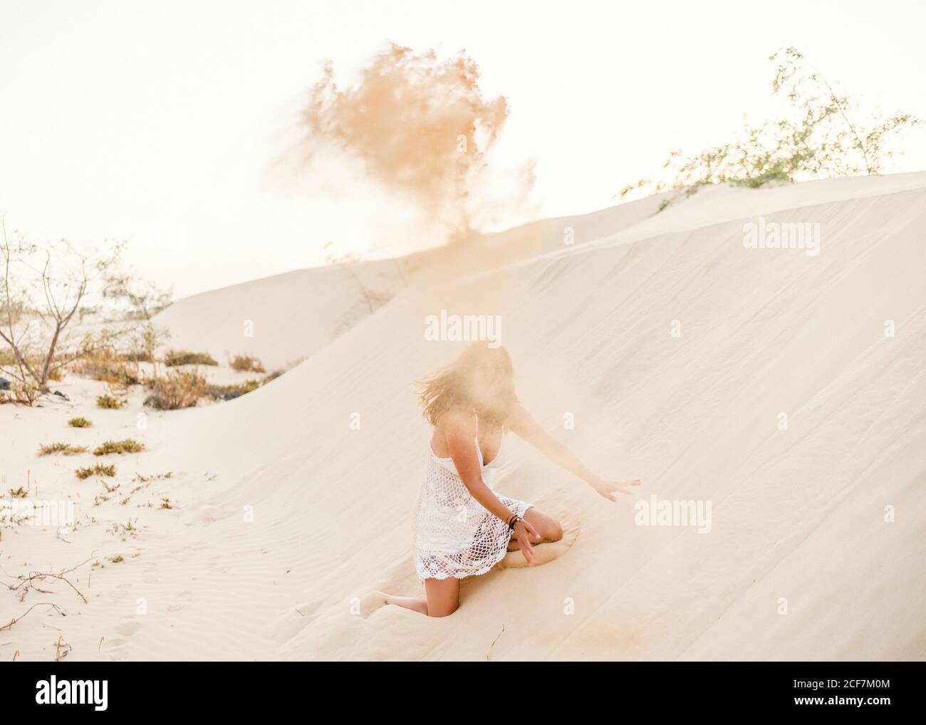 Sand throwing hi-res stock photography and images - Alamy