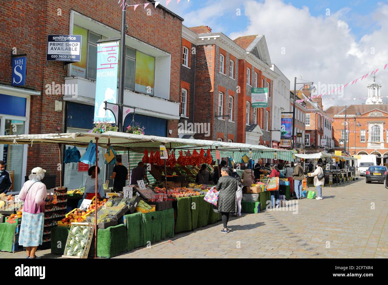 High Street on market day in High Wycombe, Buckinghamshire, UK Stock ...
