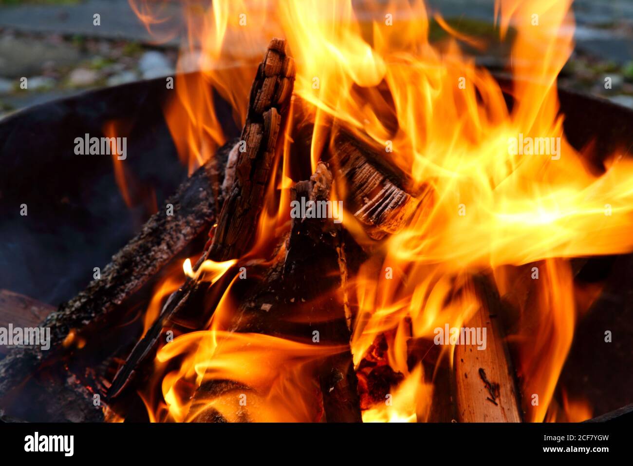 High flames hi-res stock photography and images - Alamy