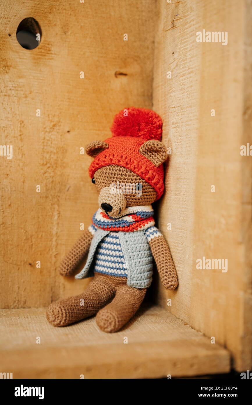Bear corner hi-res stock photography and images - Alamy