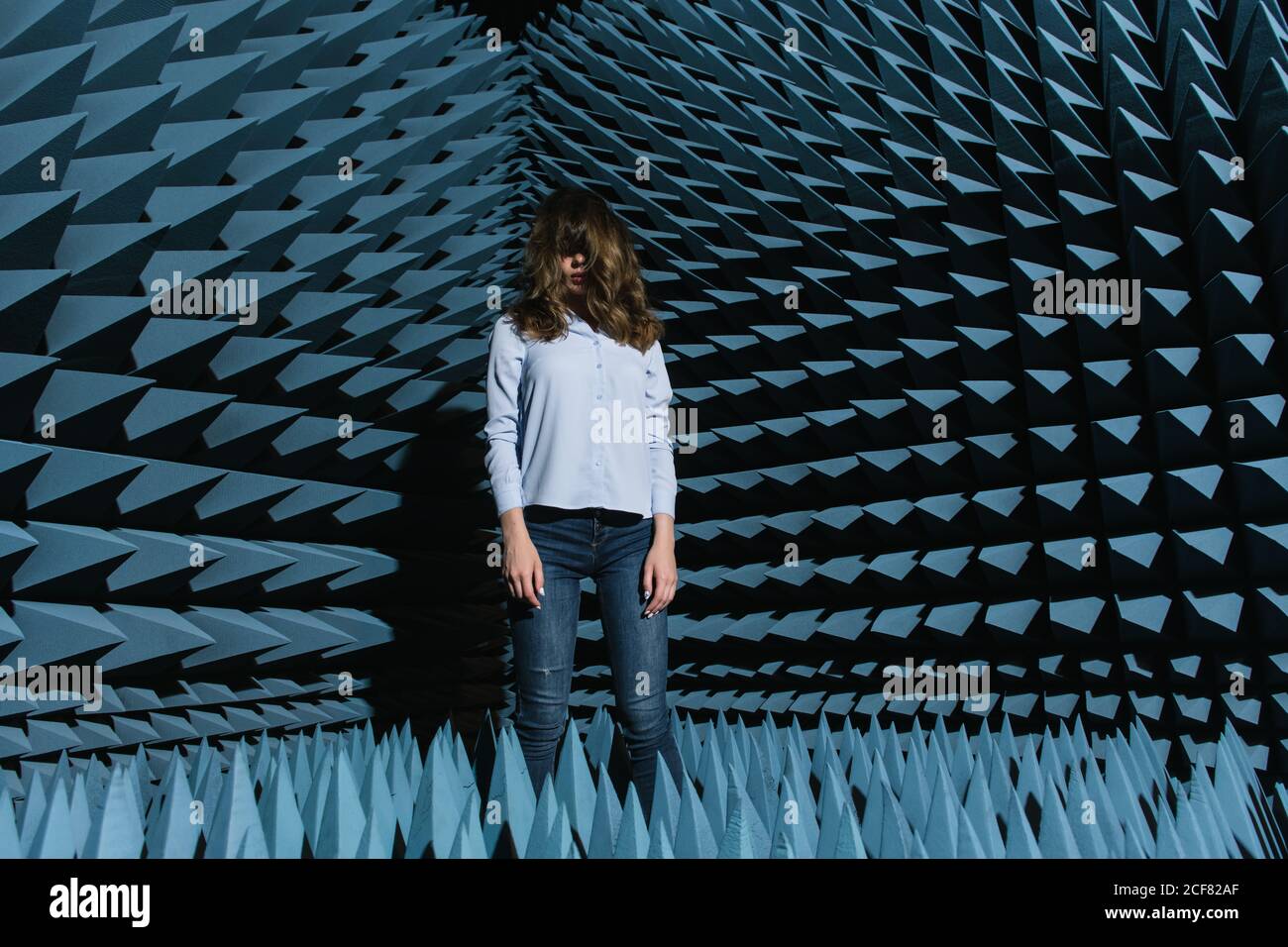 Shaking head hi-res stock photography and images - Alamy