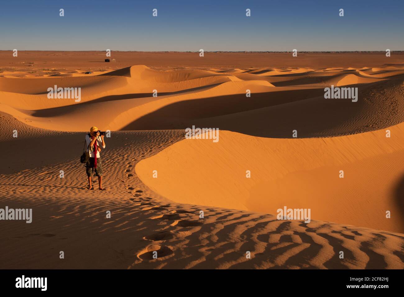Amazing desert hi-res stock photography and images - Alamy