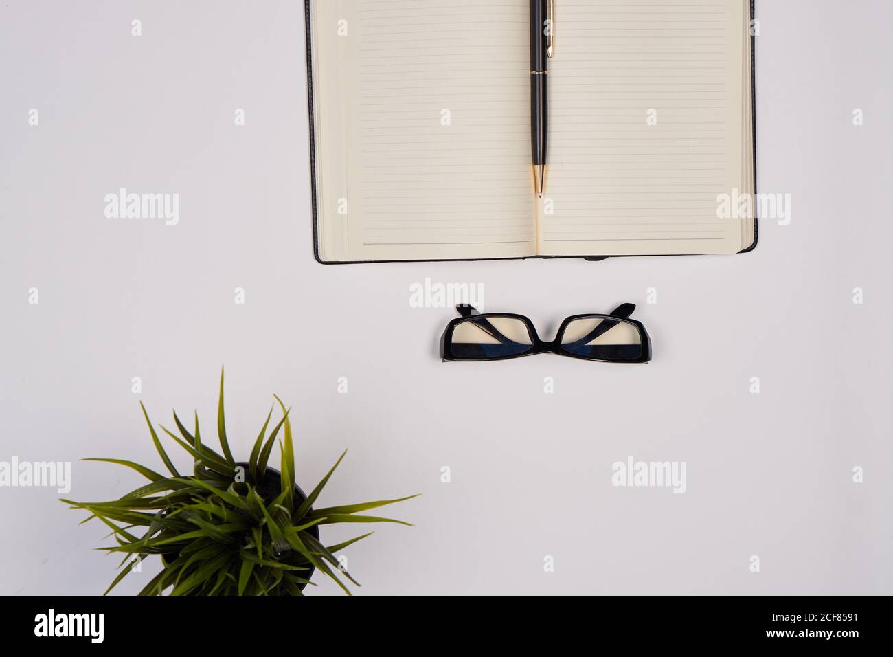 work desk stationery paper folder office Stock Photo - Alamy