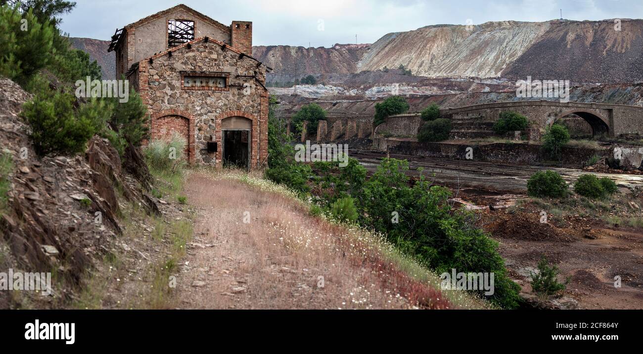 Old mining structures hi-res stock photography and images - Alamy