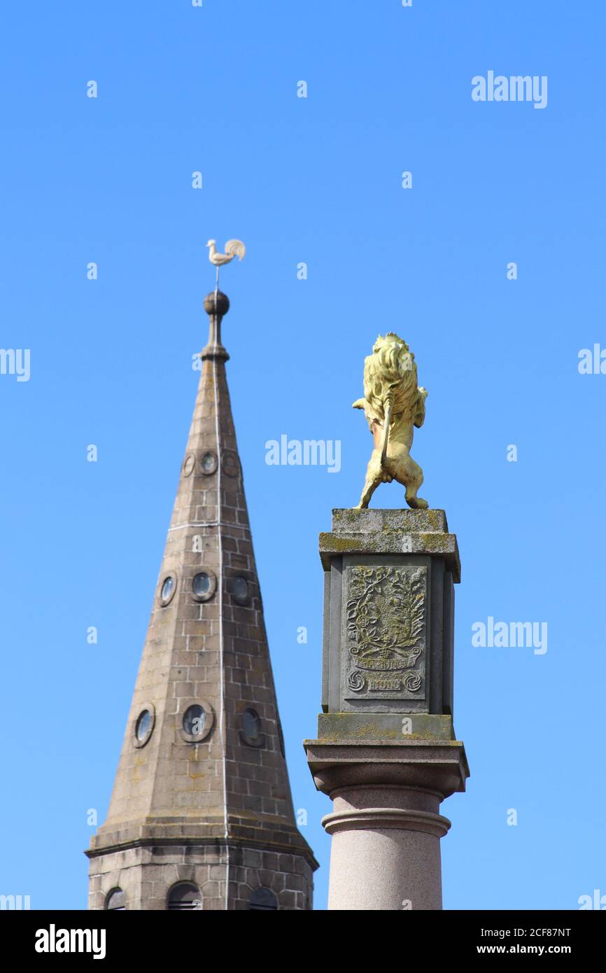 Monuments in Broad Street, Peterhead Stock Photo - Alamy