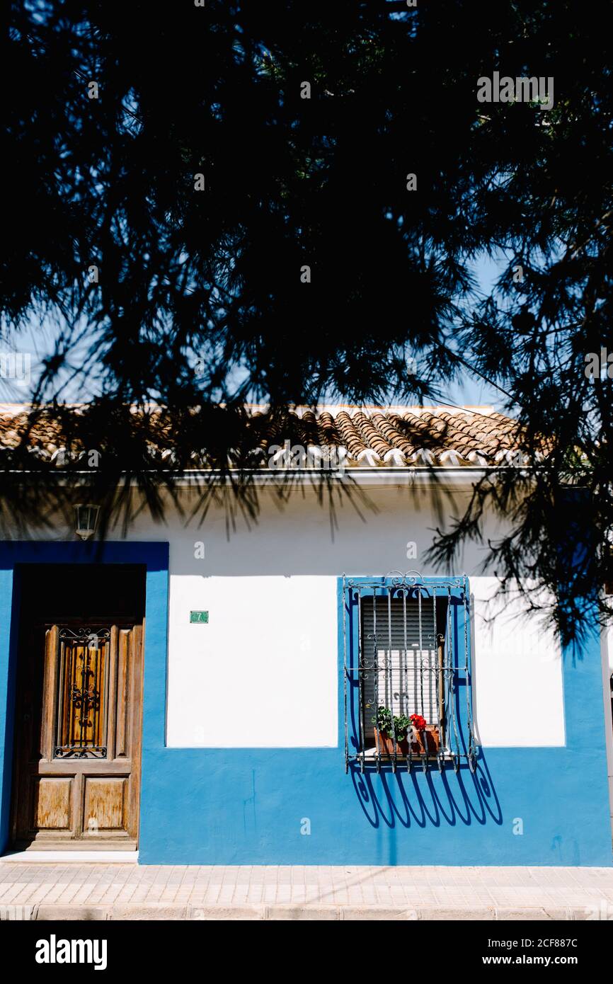 Fence window hi-res stock photography and images - Alamy